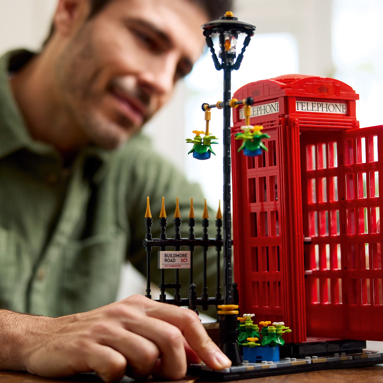 LEGO Ideas 21347 Czerwona londyńska budka telefoniczna - Ceny i opinie ...