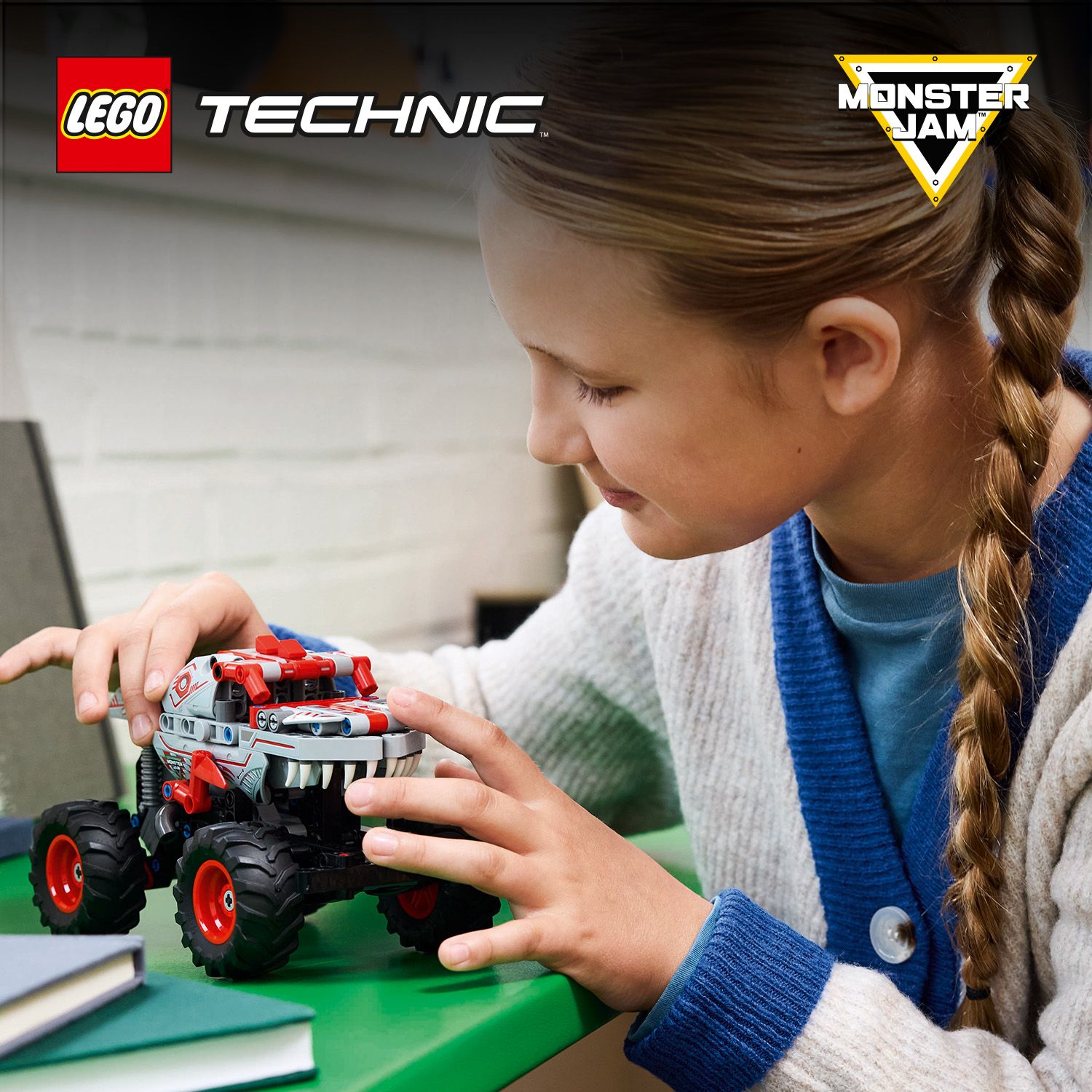 LEGO Technic 42200 Monster Jam ThunderROARus z napędem typu pull-back ...